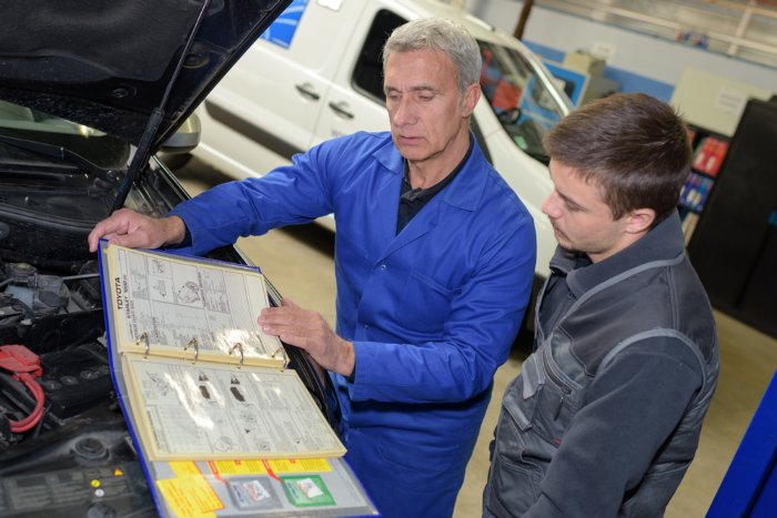 Is it a good idea to become a mechanic in 2018?